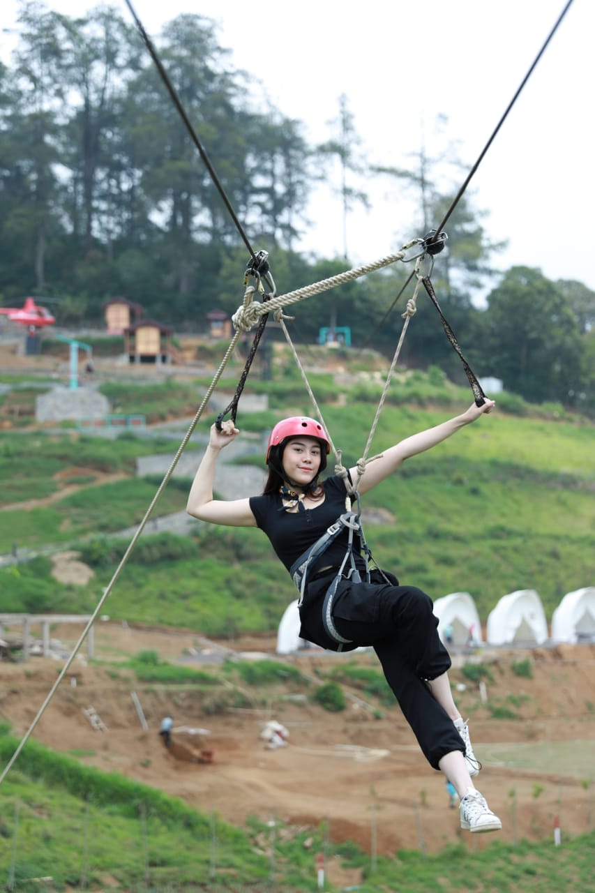 Wisata Alam Sevillage: Nongkrong Cantik di Tengah Kabut - Vemme Daily